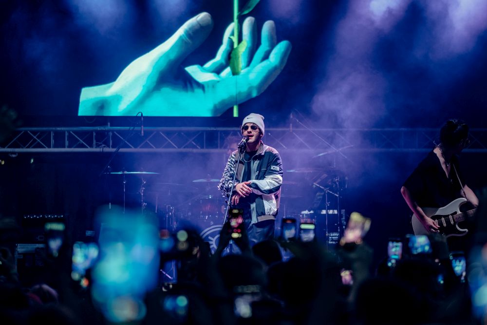 Elnézést kért Azahriah | SZMSZ (Szabad Magyar Szó)