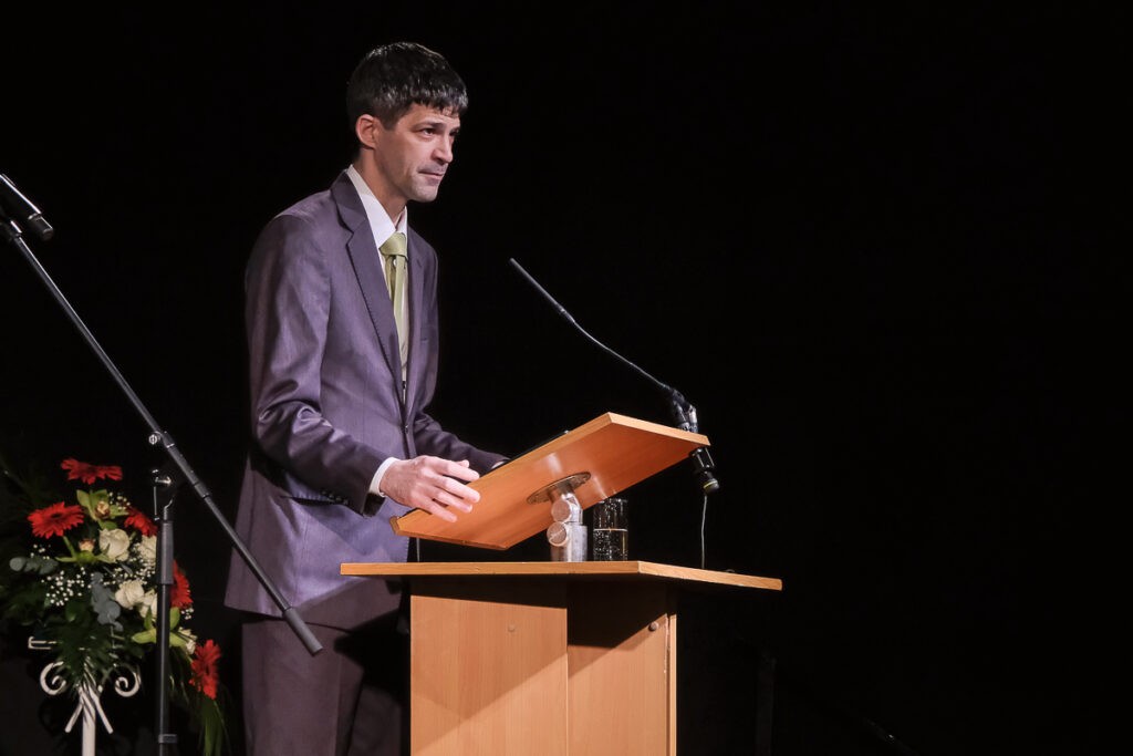 Zentán adták át a Magyar Életfa, a Plakett és az Aranyplakett díjakat ...