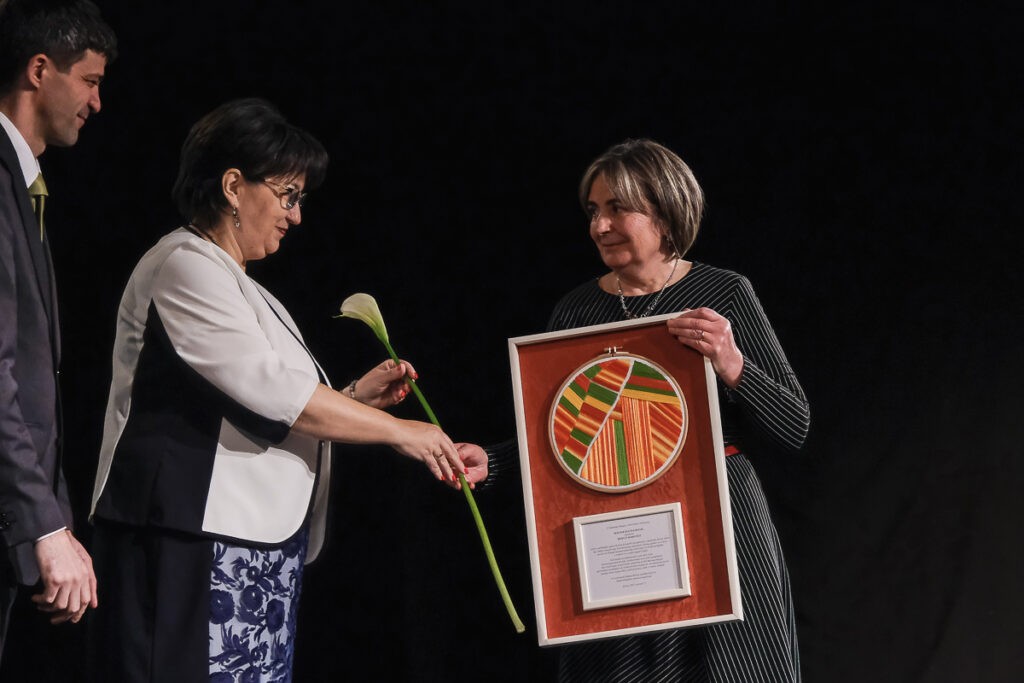 Zentán adták át a Magyar Életfa, a Plakett és az Aranyplakett díjakat ...