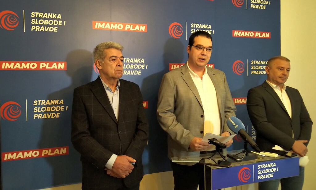 Rakić: Kétes hírű vállalkozók kezébe került a szabadkai tömegközlekedés ...